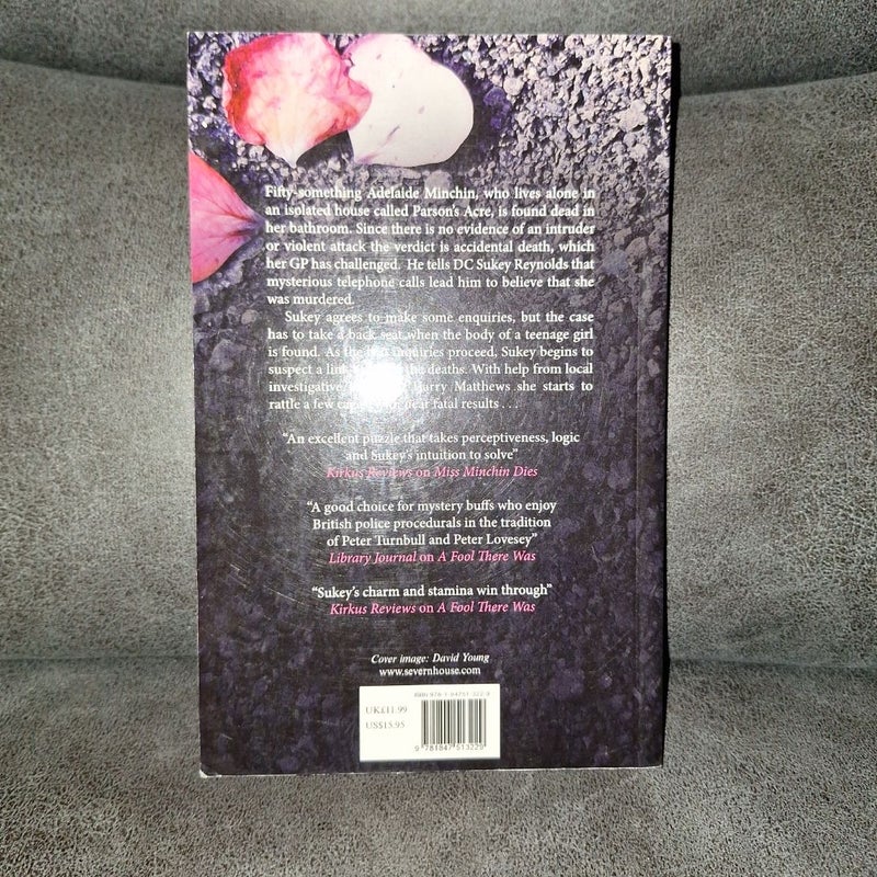 Miss Minchin Dies by Betty Rowlands