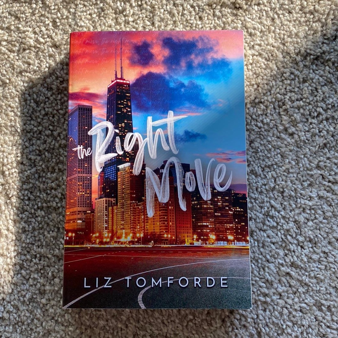 The Right Move by Liz Tomforde, Paperback | Pangobooks