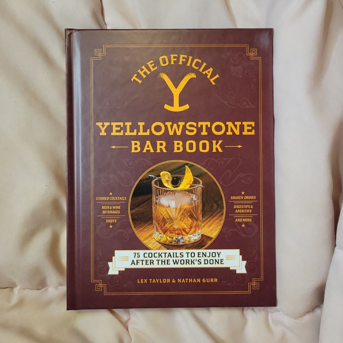 The Official Yellowstone Bar Book by Lex Taylor, Nathan Gurr