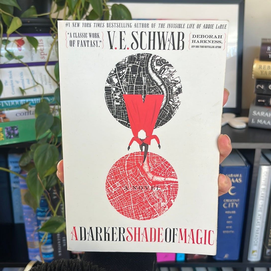A Darker Shade of Magic by V. E. Schwab, Paperback | Pangobooks