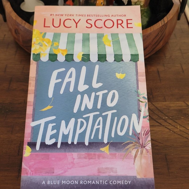 Fall into Temptation by Lucy Score, Paperback | Pangobooks