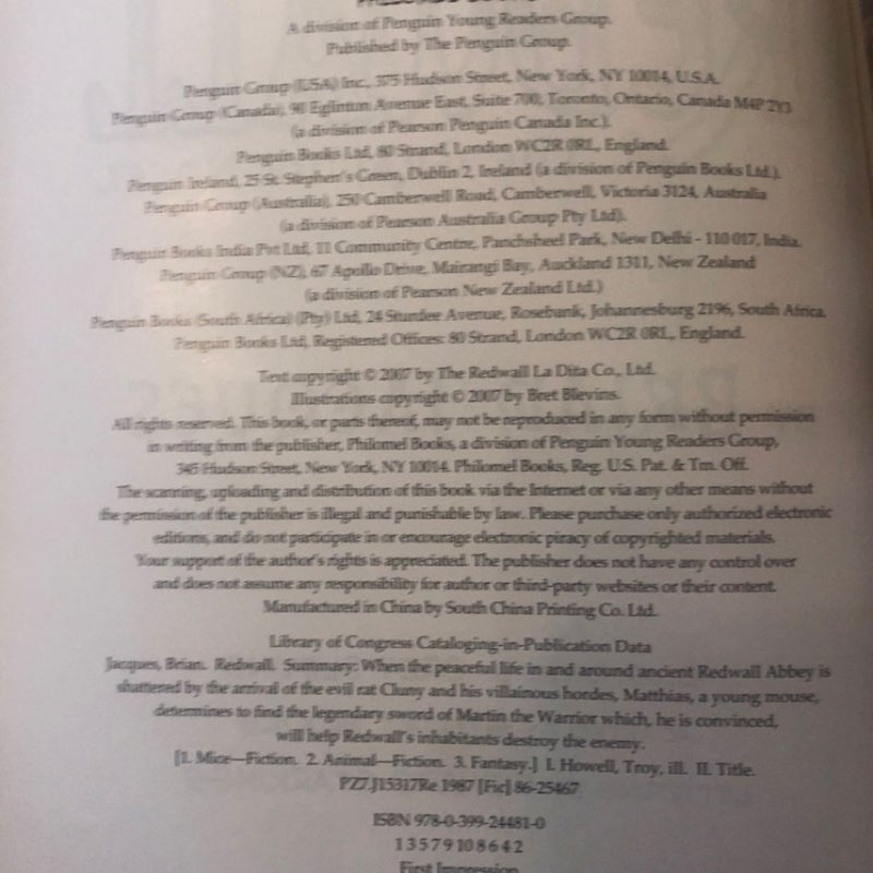 Redwall: the Graphic Novel by Brian Jacques, Paperback | Pangobooks