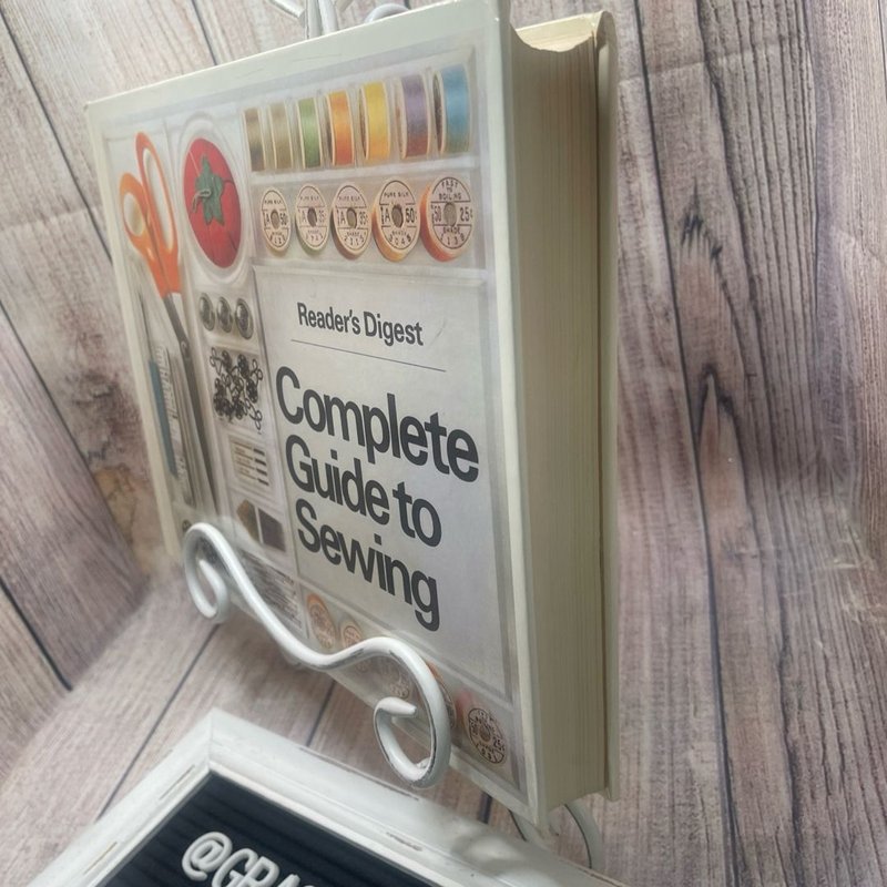Complete Guide to Sewing by Reader's Digest Editors
