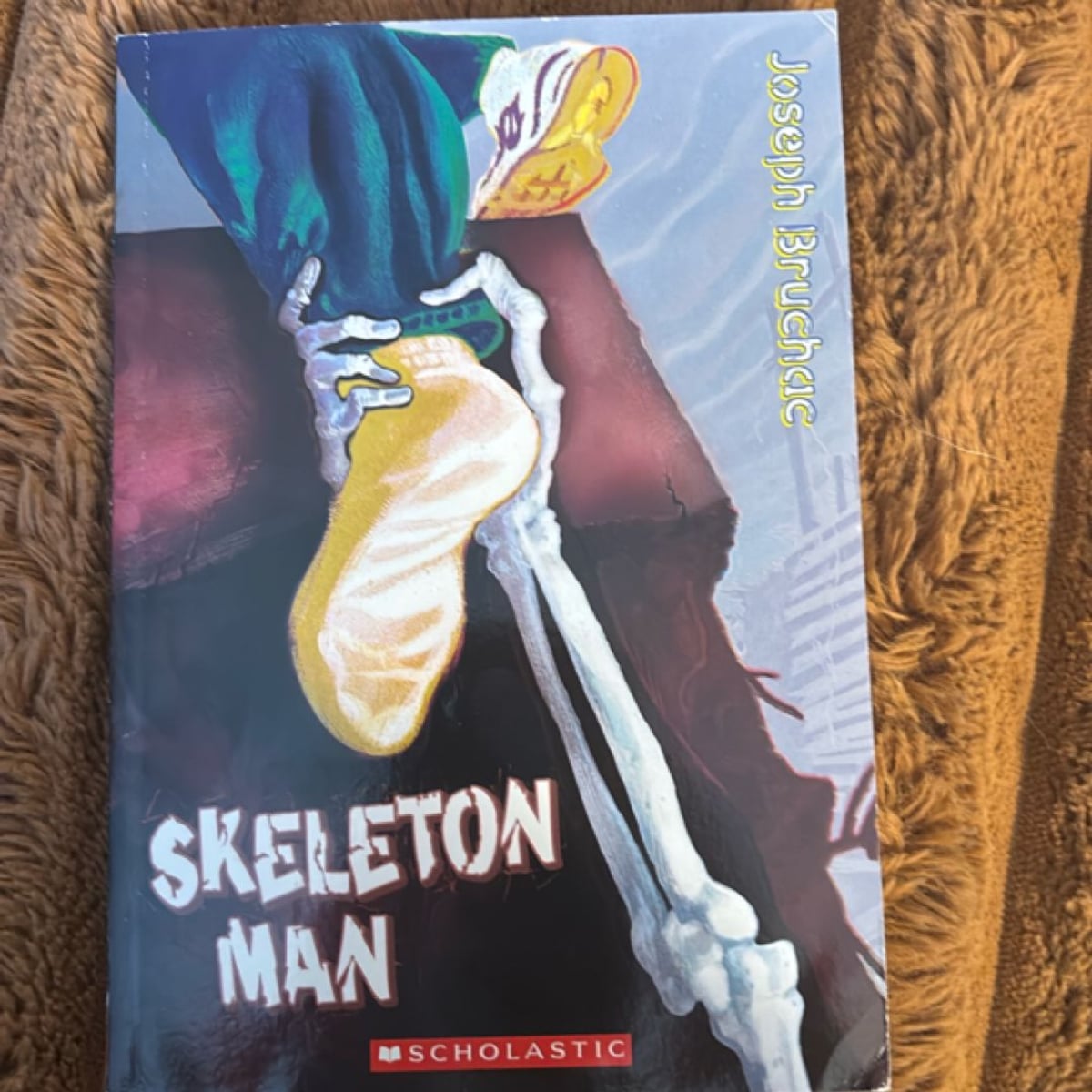 Skeleton Man by Joseph Bruchac