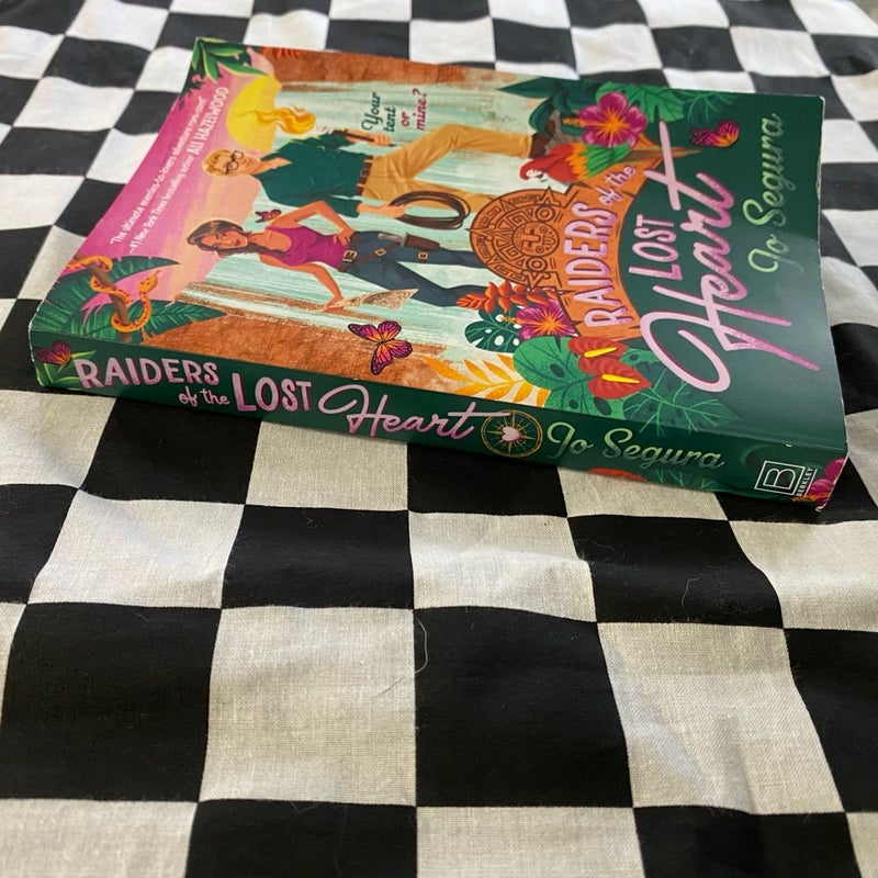Raiders of the Lost Heart by Jo Segura, Paperback | Pangobooks