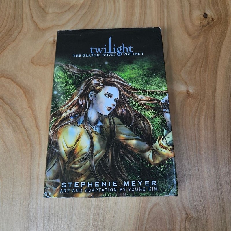Twilight: the Graphic Novel, Vol. 1 by Stephenie Meyer, Young Kim