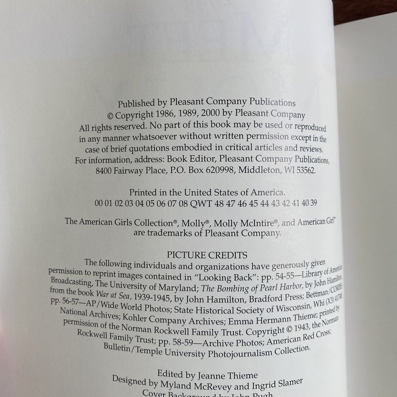 Meet Molly by Valerie Tripp, Paperback | Pangobooks