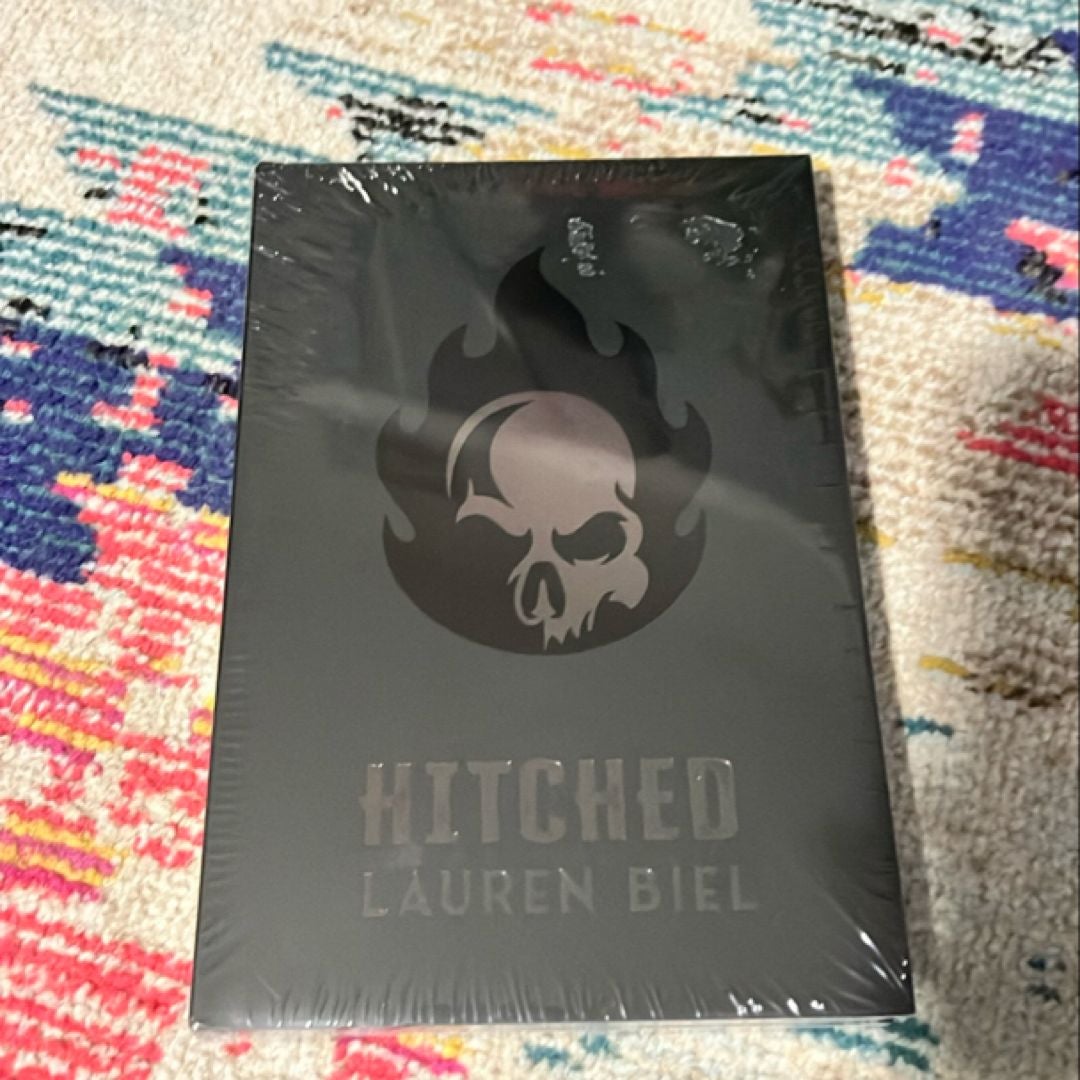 Hitched by , Hardcover | Pangobooks