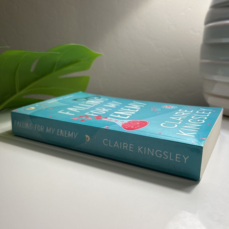 Falling for My Enemy by Clare Kingsley, Paperback | Pangobooks