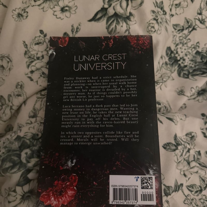 Lunar Crest University by , Paperback | Pangobooks