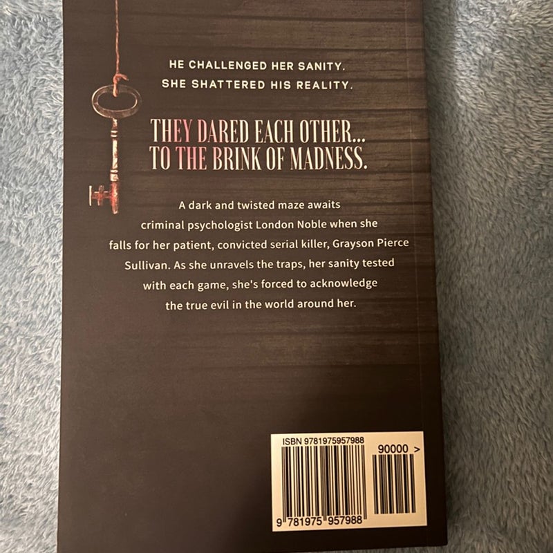 Born Darkly by Trisha Wolfe , Paperback | Pangobooks