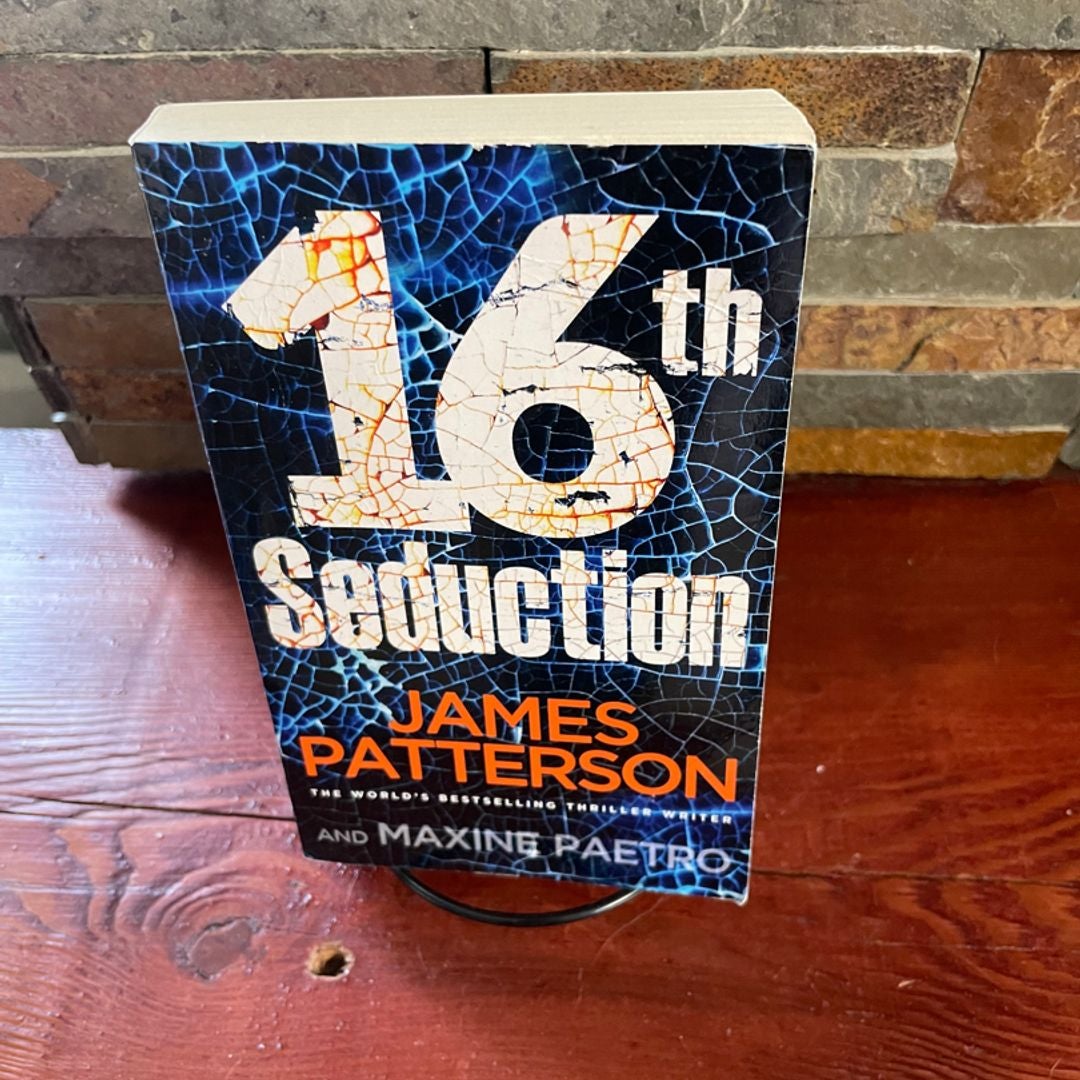 16th seduction by James Patterson , Paperback | Pangobooks