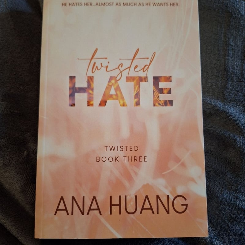 Twisted Hate by Ana Huang, Paperback | Pangobooks