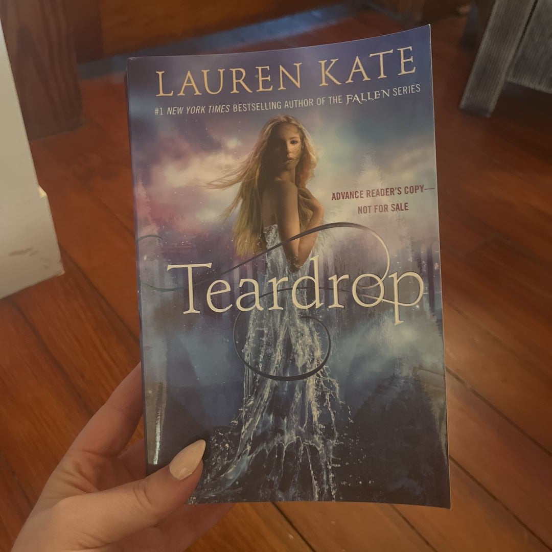 Teardrop by Lauren Kate , Paperback | Pangobooks