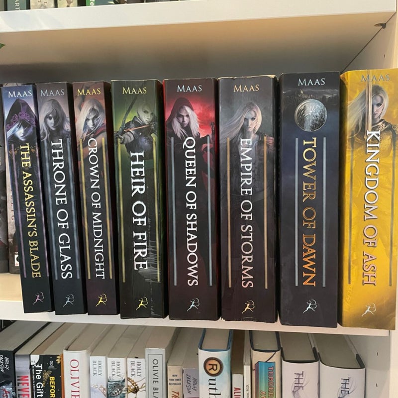 TOG OOP PAPERBACK set by Sarah J. Maas, Paperback | Pangobooks