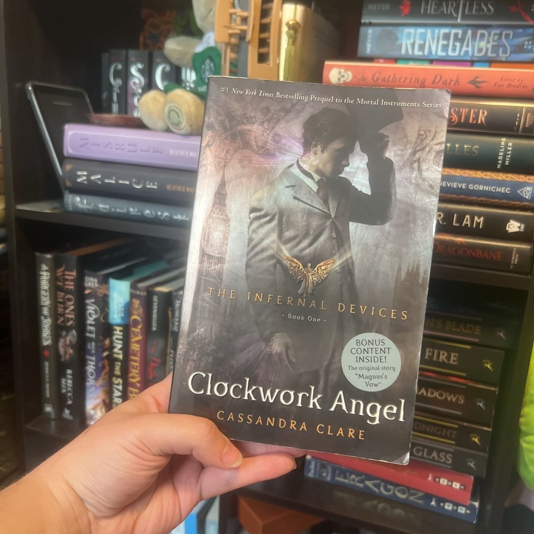 ♻️ Clockwork Angel by Cassandra Clare, Paperback | Pangobooks