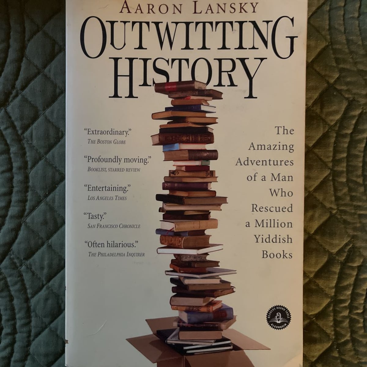 Outwitting History by Aaron Lansky, Paperback | Pangobooks