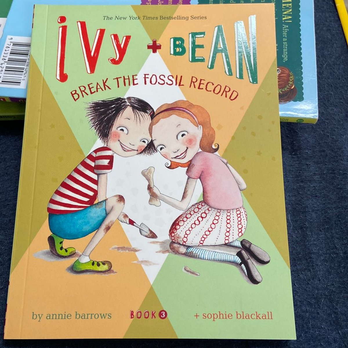 Ivy + Bean - Book 3 by Annie Barrows; Sophie Blackall (Illustrator)