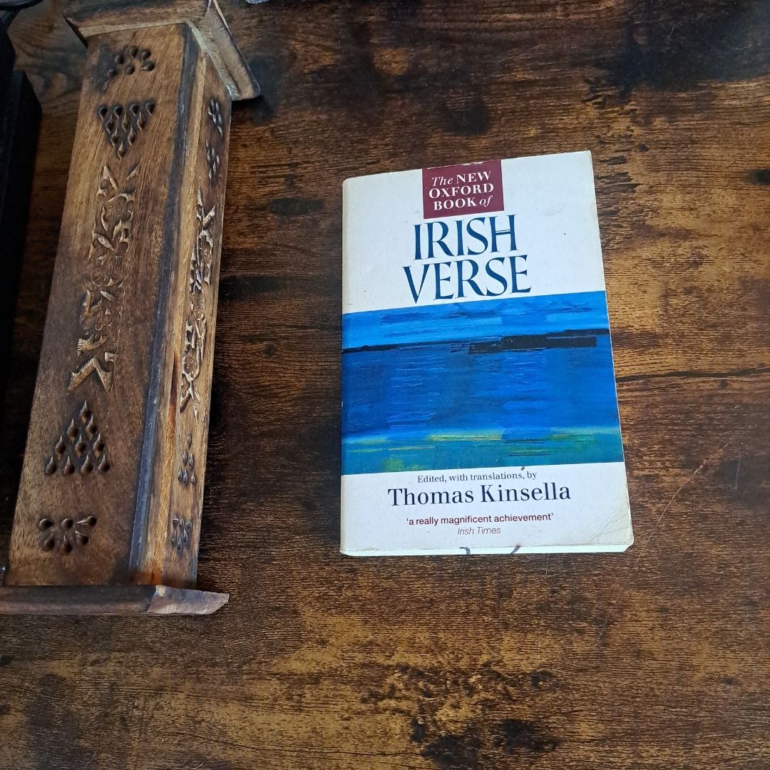 The New Oxford Book of Irish Verse by Thomas Kinsella