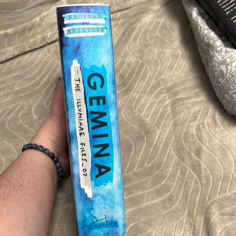 Gemina by Amie Kaufman, Hardcover | Pangobooks