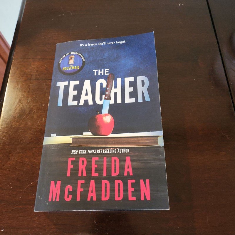 The Teacher by Freida McFadden, Paperback | Pangobooks