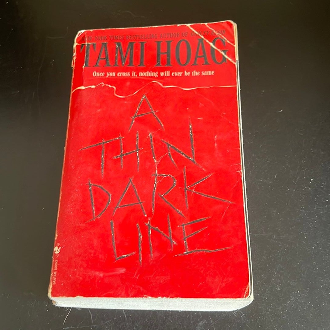 A Thin Dark Line by Tami Hoag, Paperback | Pangobooks