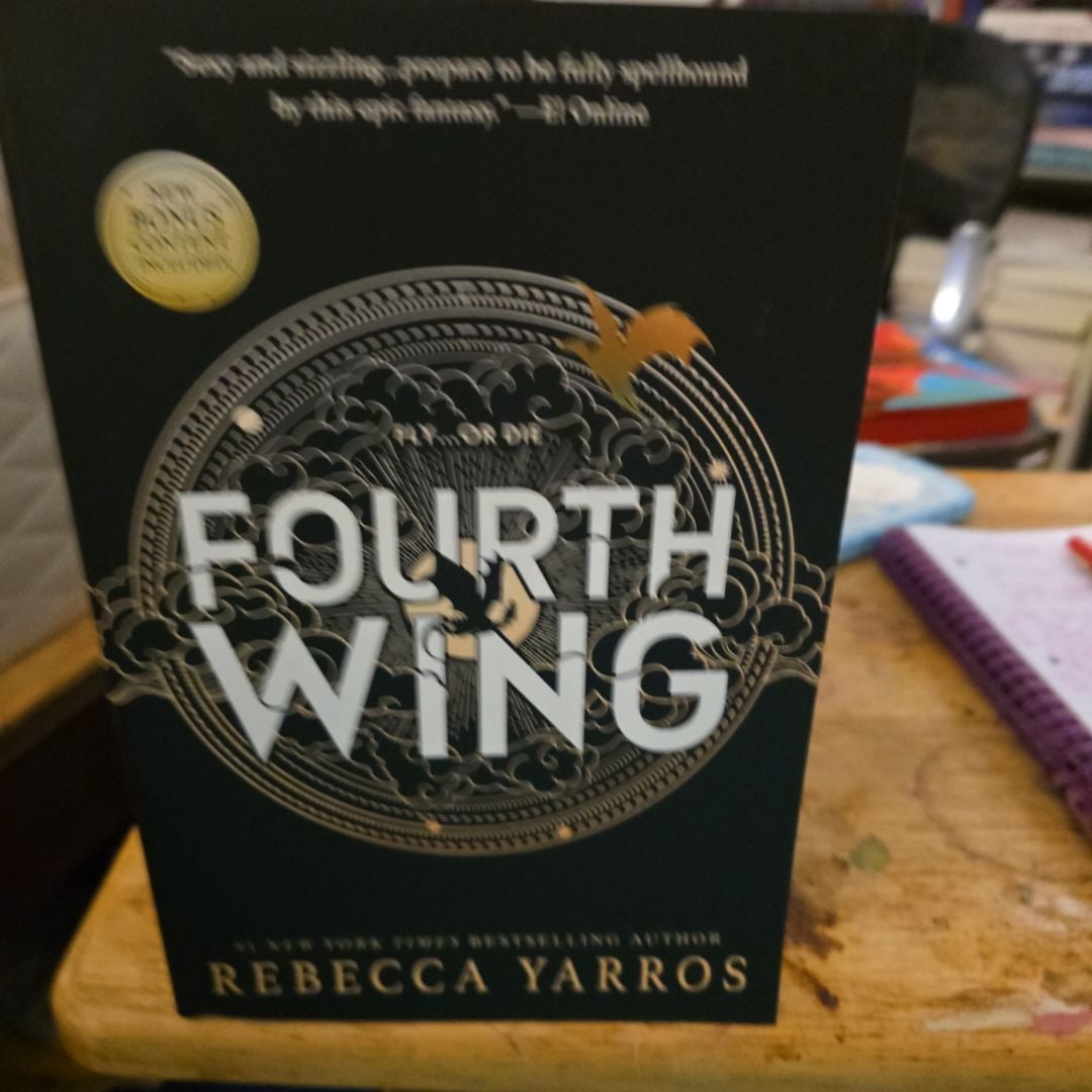 Fourth Wing by Rebecca Yarros, Paperback | Pangobooks