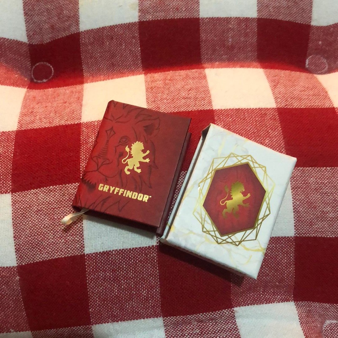 Harry Potter: Gryffindor (Tiny Book) by Insight Insight Editions