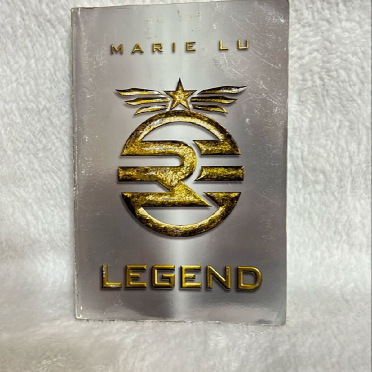 Legend by Marie Lu, Paperback | Pangobooks