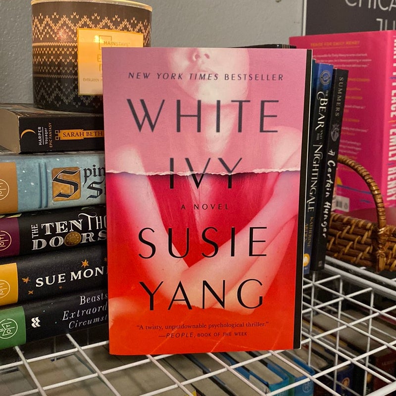 White Ivy by Susie Yang, Paperback | Pangobooks
