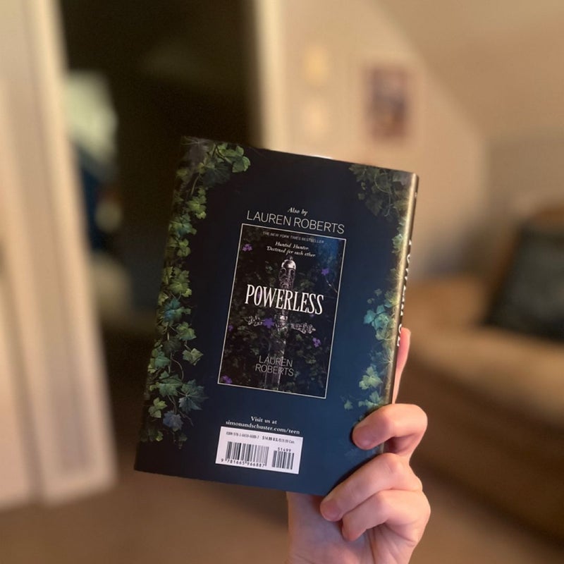 Powerful by Lauren Roberts, Hardcover | Pangobooks