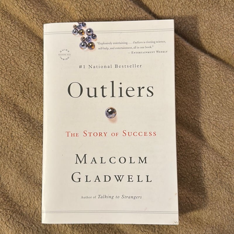 Outliers by Malcolm Gladwell, Paperback | Pangobooks