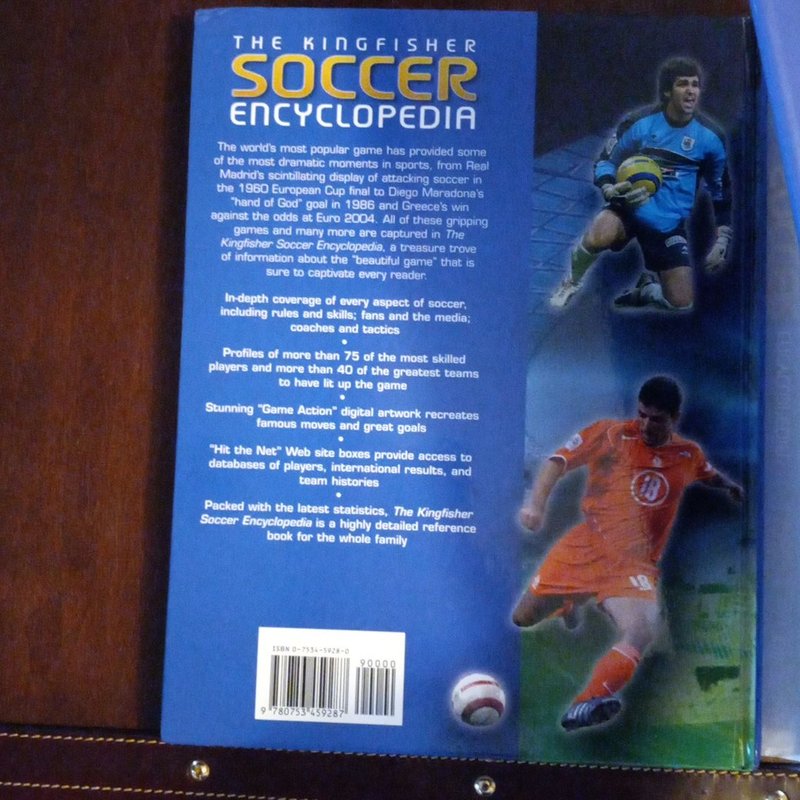 The Kingfisher Soccer Encyclopedia by Clive Gifford