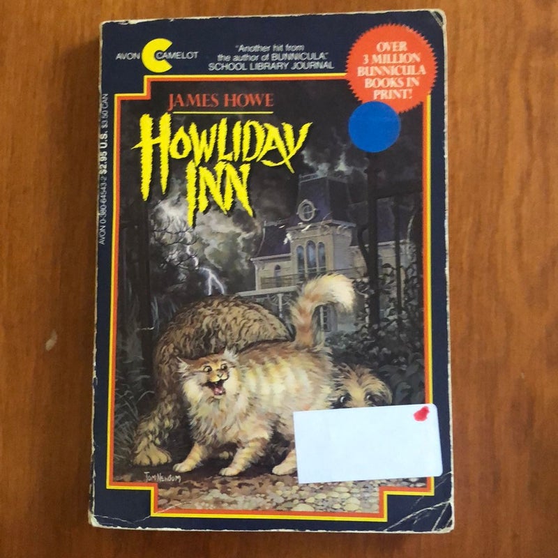 Howliday Inn by , Paperback | Pangobooks