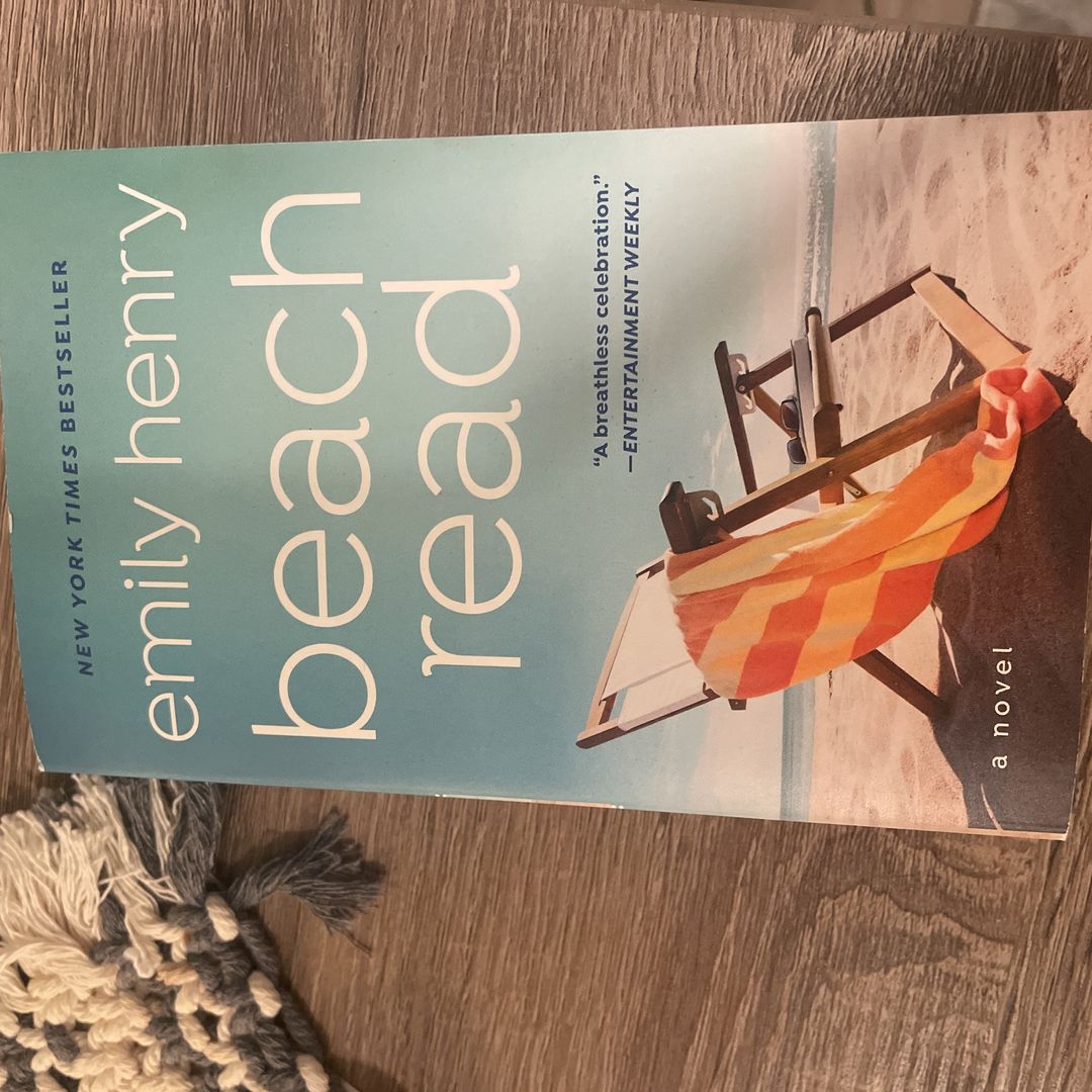 Beach Read by Emily Henry