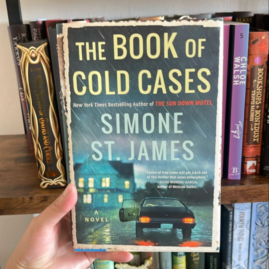 The Book of Cold Cases by Simone St. James, Hardcover | Pangobooks