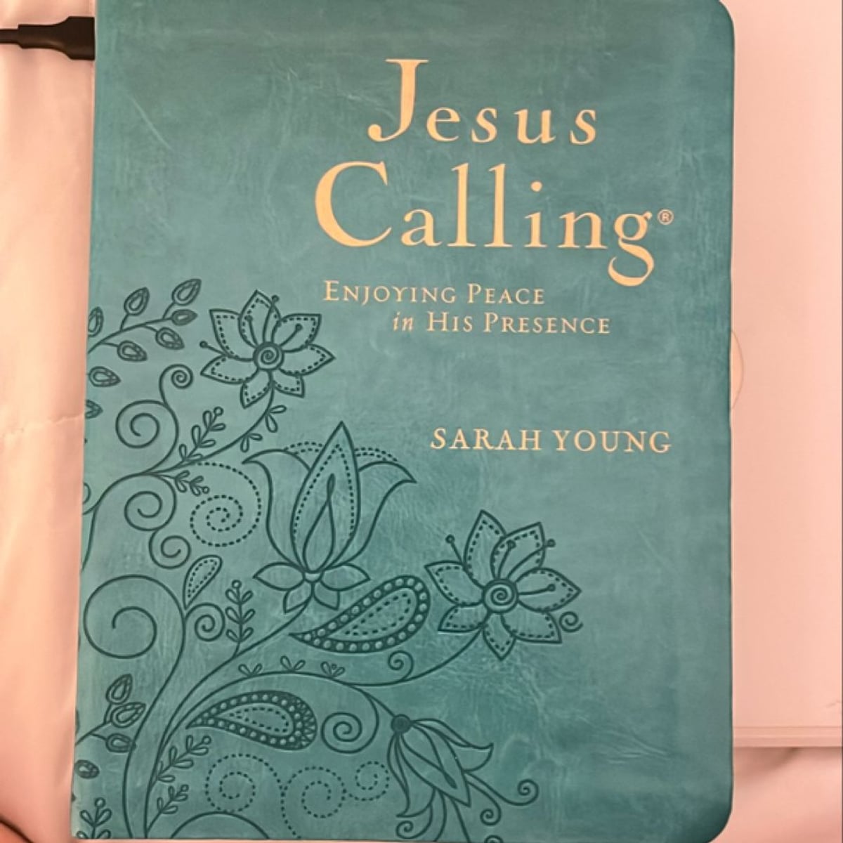 Jesus Calling by Sarah Young, Paperback | Pangobooks