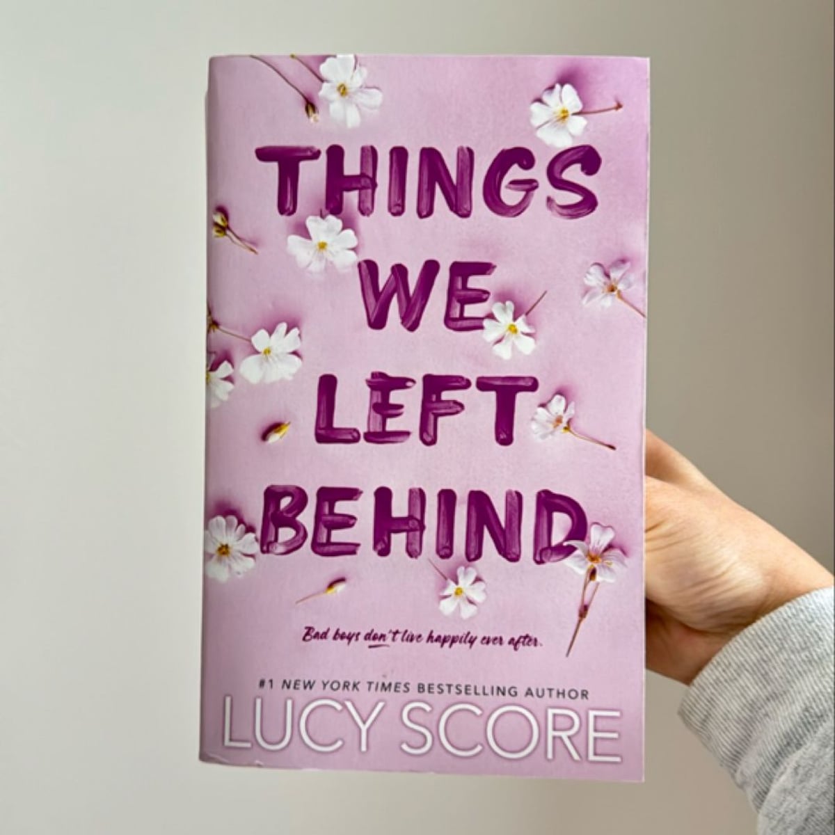 Things We Left Behind by Lucy Score, Paperback | Pangobooks