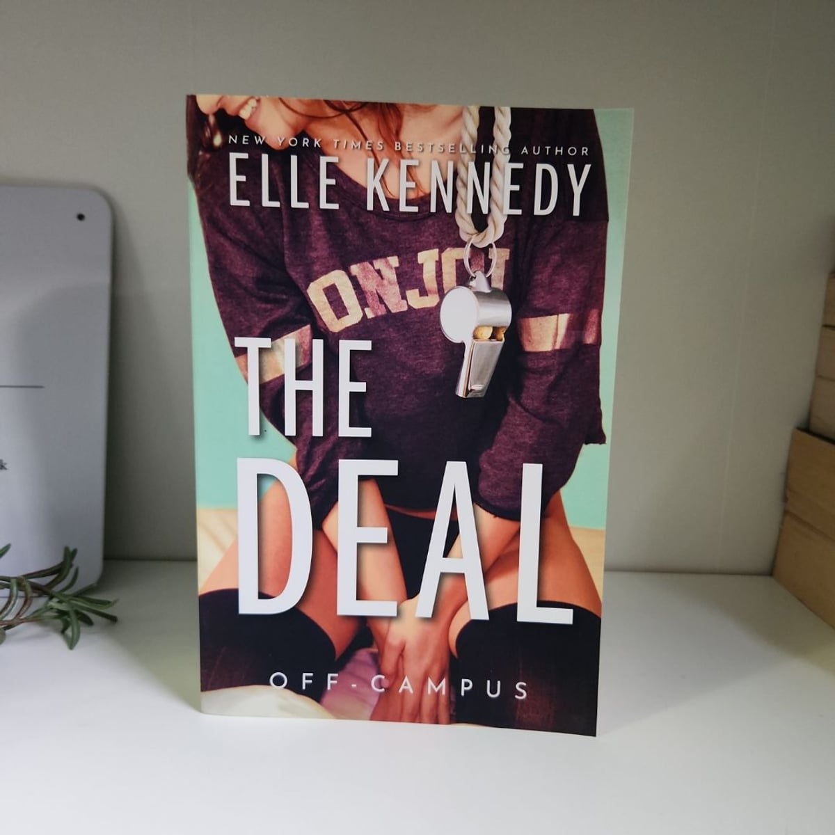 The Deal by Elle Kennedy, Paperback | Pangobooks