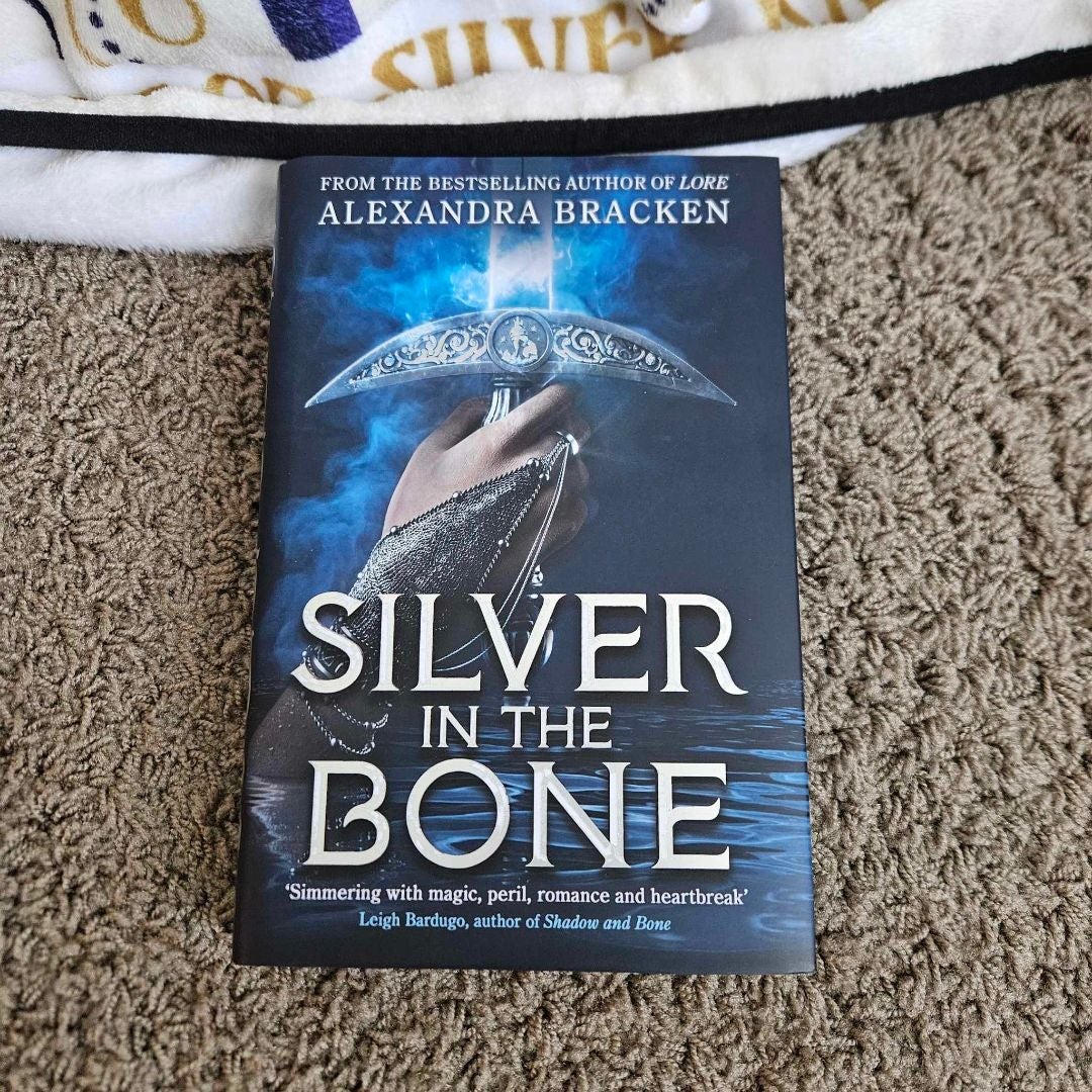 Silver in the Bone - FairyLoot Edition by Alexandra Bracken, Hardcover | Pangobooks