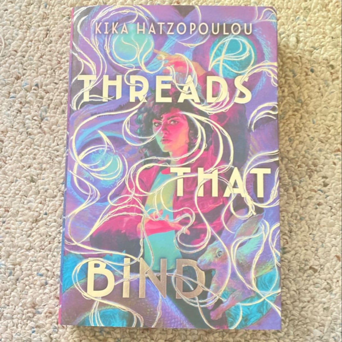 Threads That Bind by Kika Hatzopoulou, Hardcover | Pangobooks