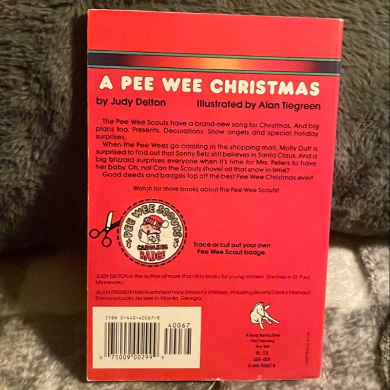 A Pee Wee Christmas by Judy Delton, Paperback | Pangobooks