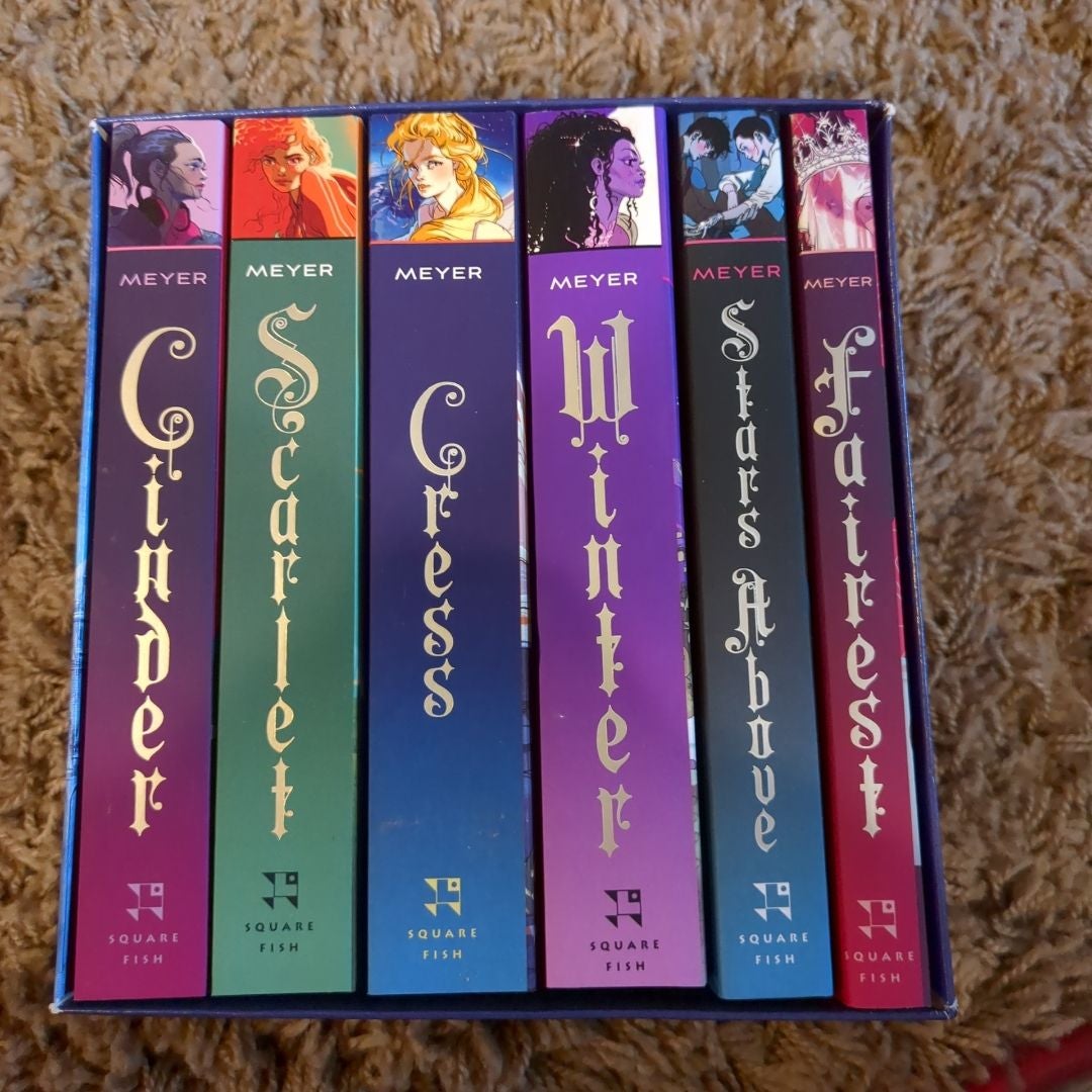 The Lunar Chronicles Boxed Set: Cinder, Scarlet, Cress, Fairest, Stars ...
