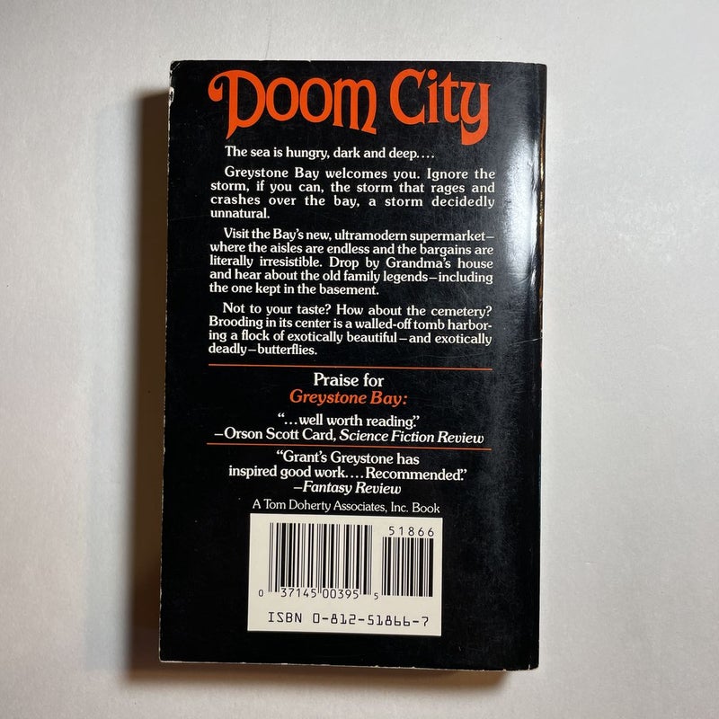Doom City by Charles L Grant, Paperback | Pangobooks