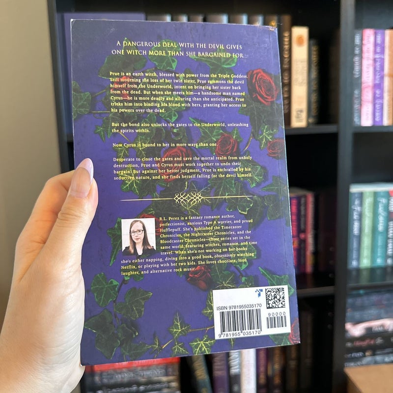 Ivy & Bone by R.L. Perez, Paperback | Pangobooks