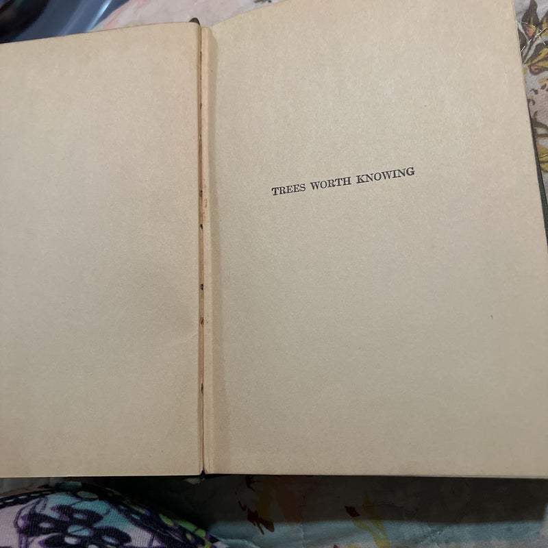 Little Nature Library Trees Worth Knowing