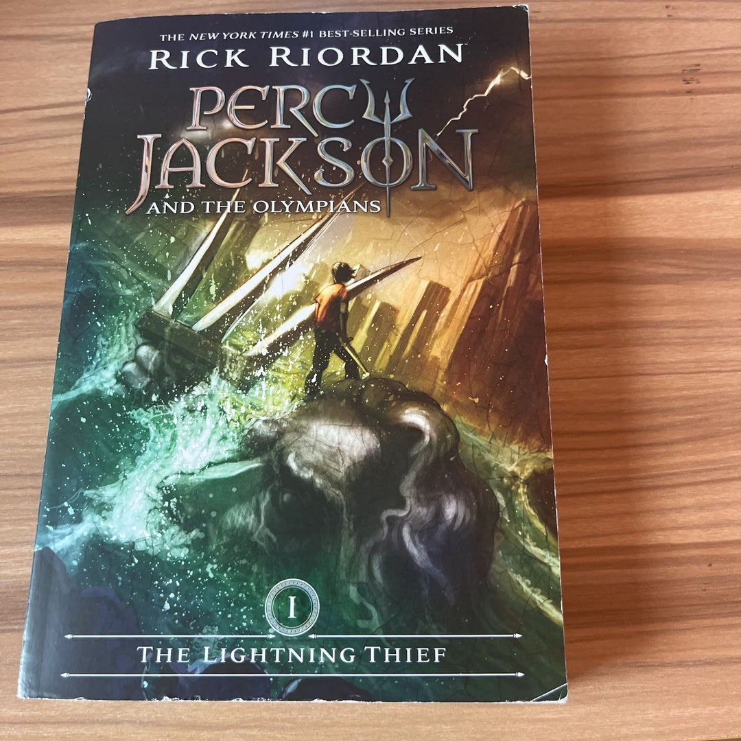 Percy Jackson the lightning thief by Rick Riordan , Paperback | Pangobooks
