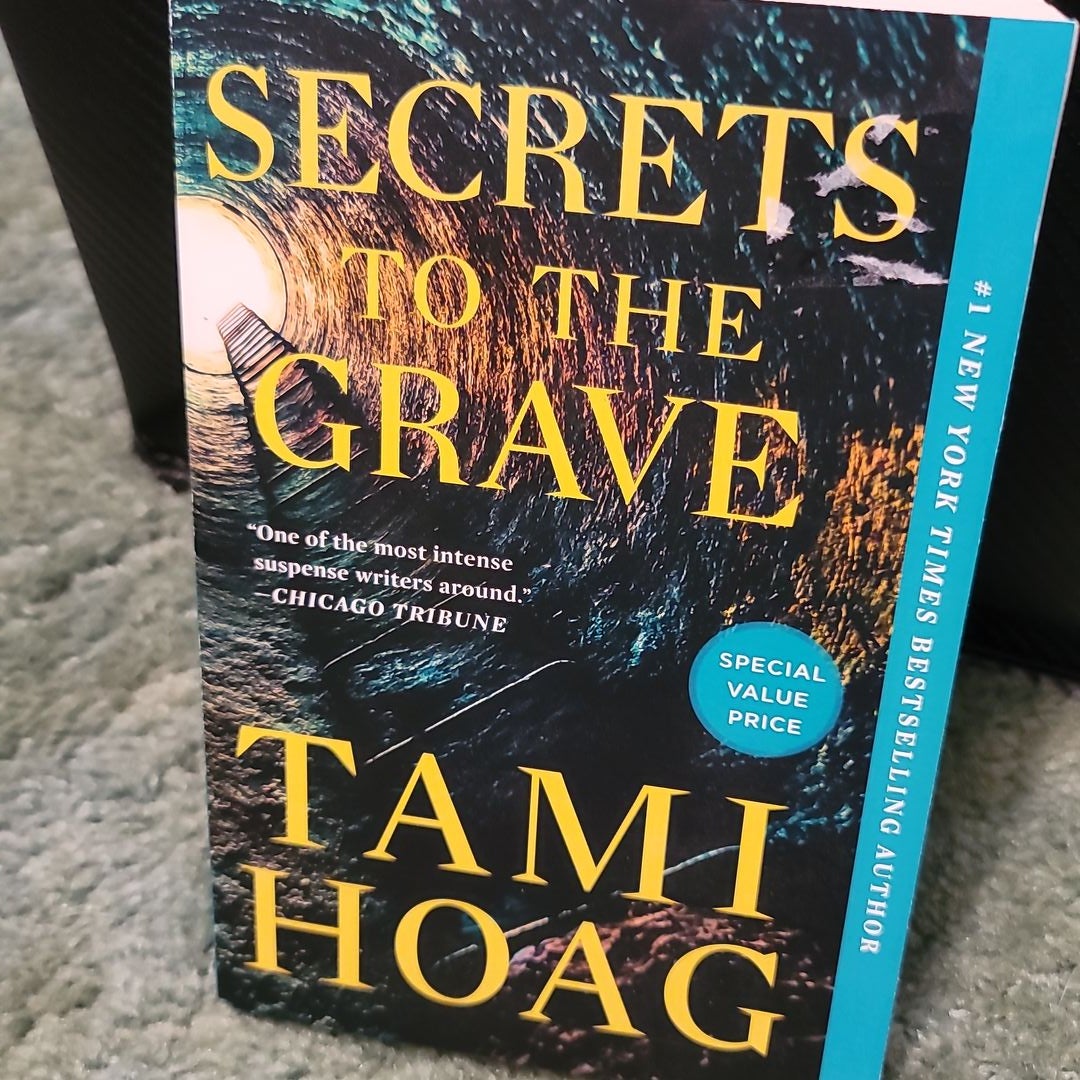 Secrets To The Grave by Tami Hoag, Paperback | Pangobooks
