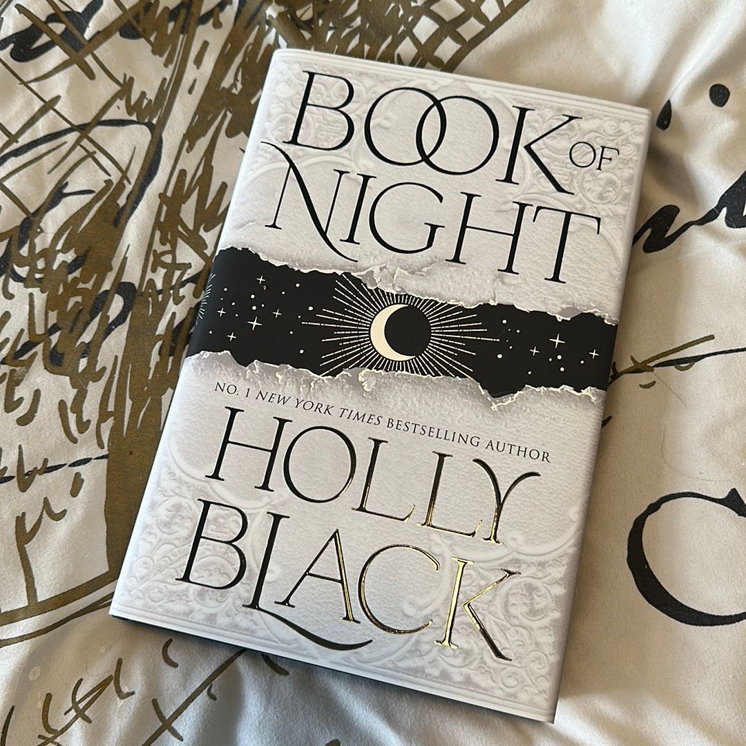 Illumicrate Book of Night by Holly Black, Hardcover | Pangobooks