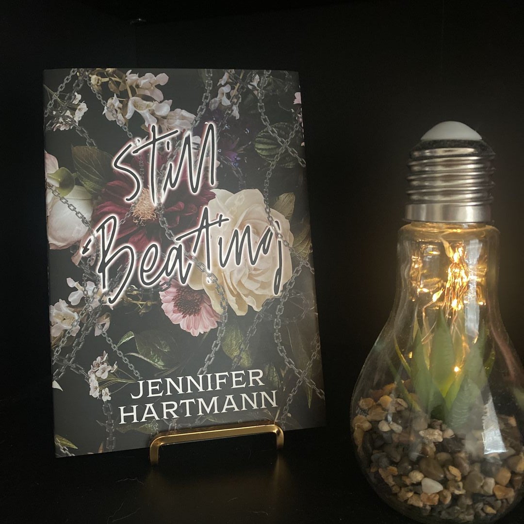 Still beating by Jennifer Hartmann, Hardcover | Pangobooks